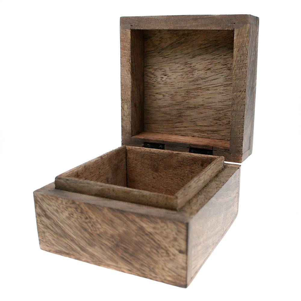 Giraffe box, mango wood, 10x10cm