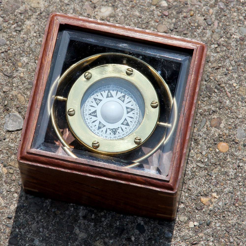 Ship’s Compass, brass in wooden box,11x11x7cm